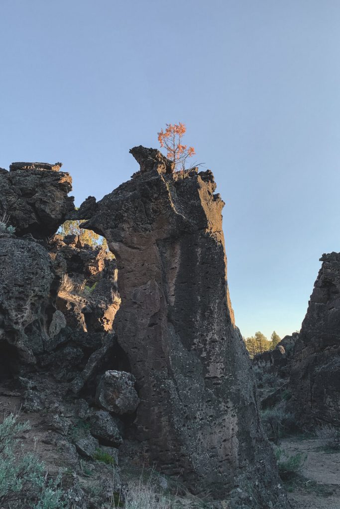 Hiking the Oregon Badlands to Flatiron Rock