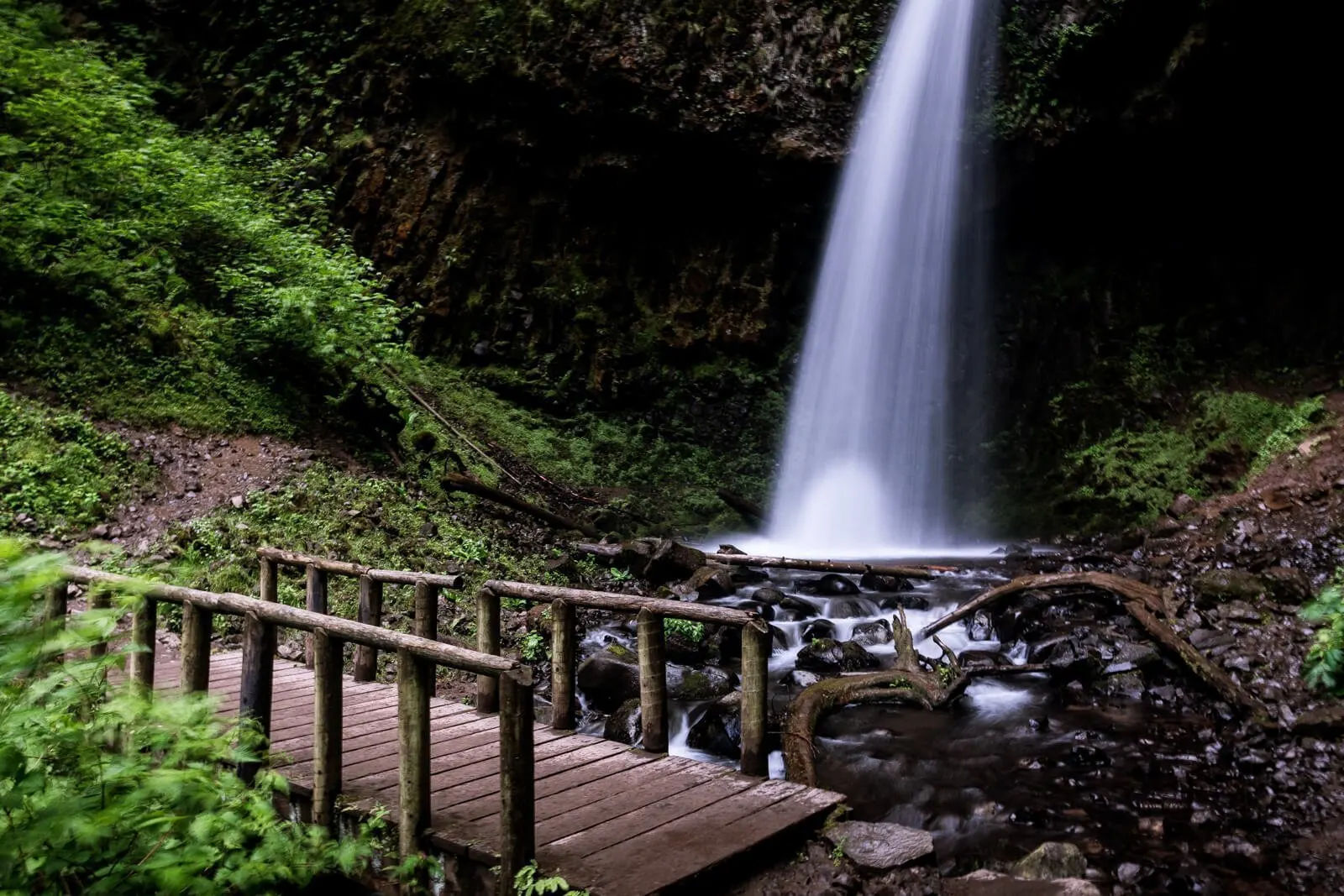 Waterfalls Near Portland: 17 Gorgeous Waterfall Hikes