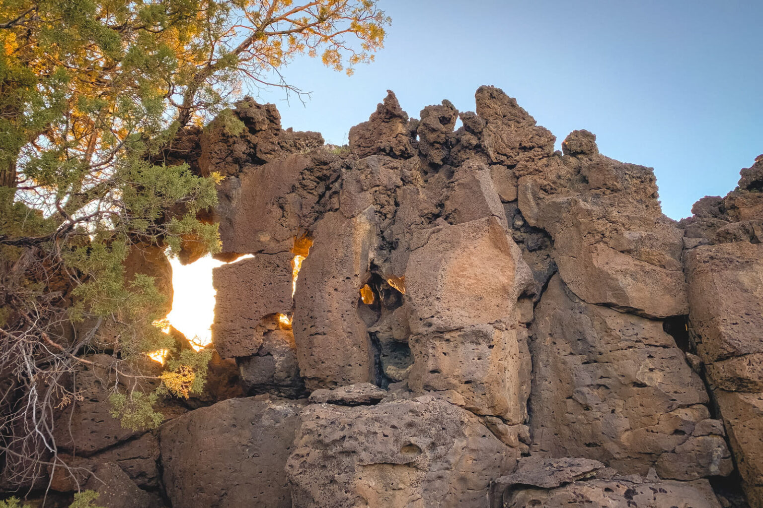 Hiking the Oregon Badlands to Flatiron Rock