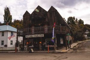 29 Awesome Things To Do on an Eastern Oregon Road Trip