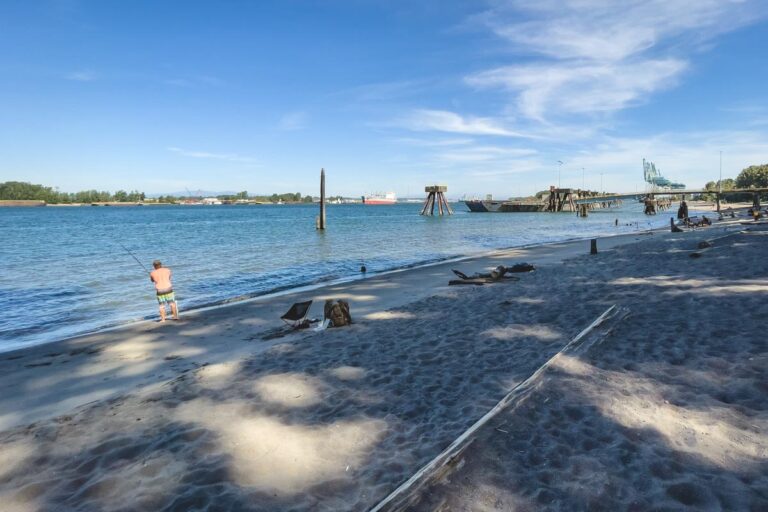 17 Best Beaches in Portland, Oregon!