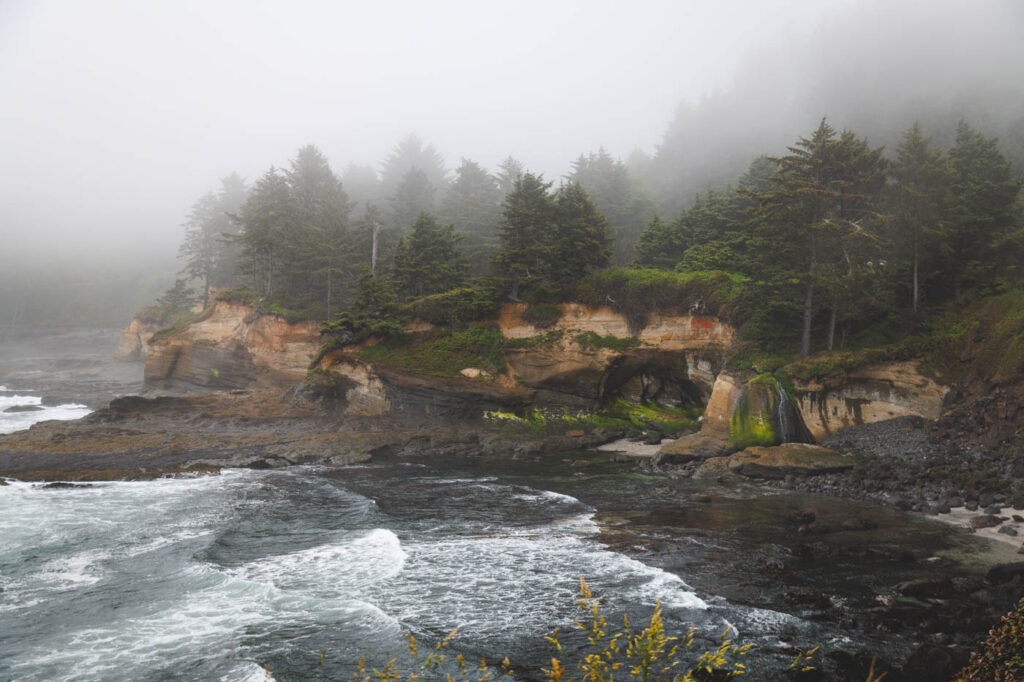 9 EPIC Things to Do in Depoe Bay
