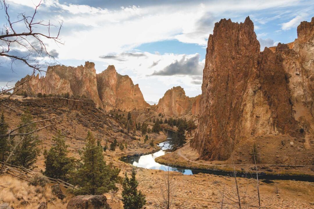 7 COOLEST Smith Rock Hikes to Tackle!